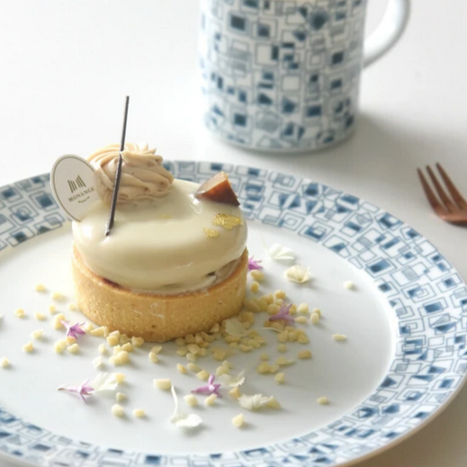 HASAMI MAIN PLATE WHITE & BLUE – Kumo